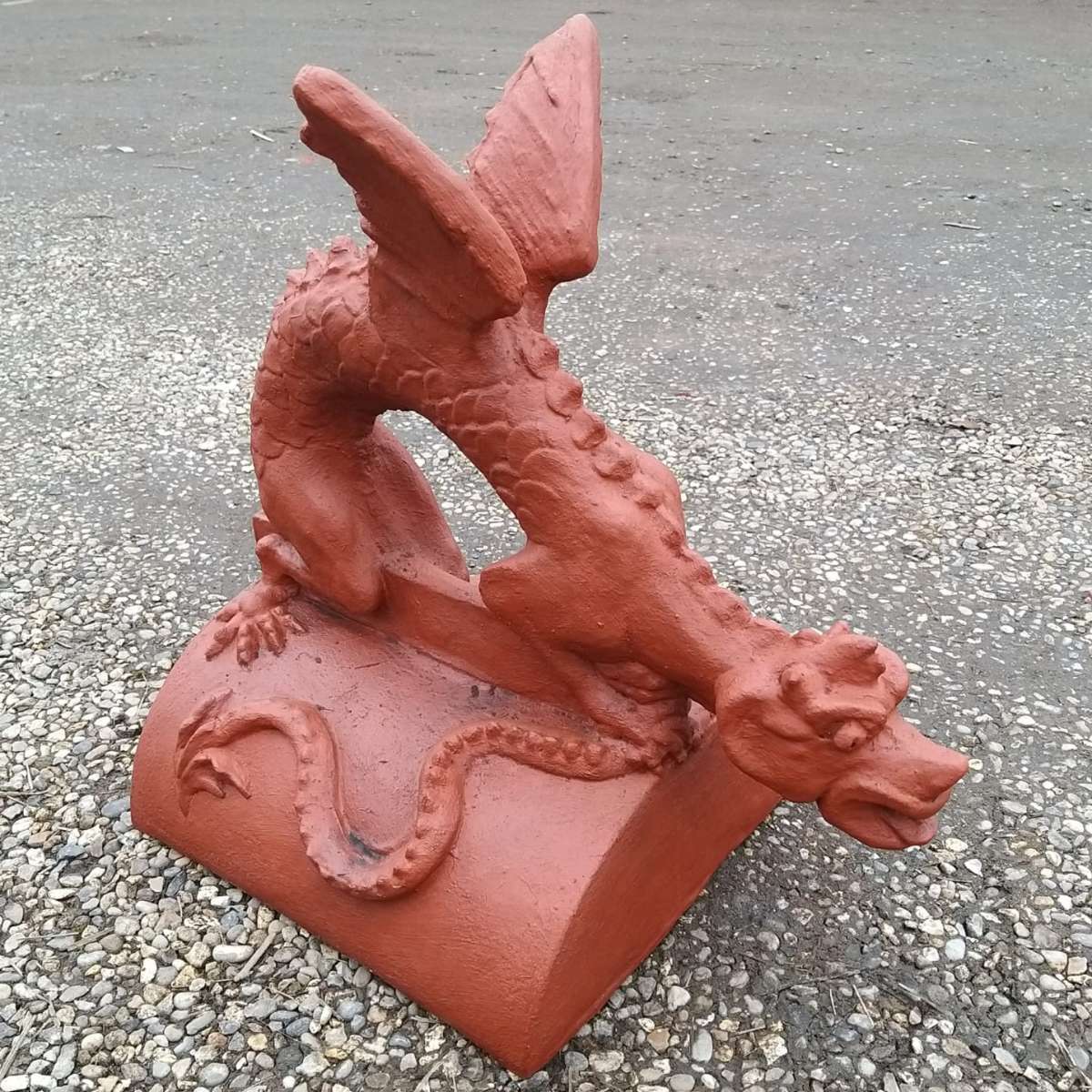 Dragon finials: Dragon ridge - half round cap end